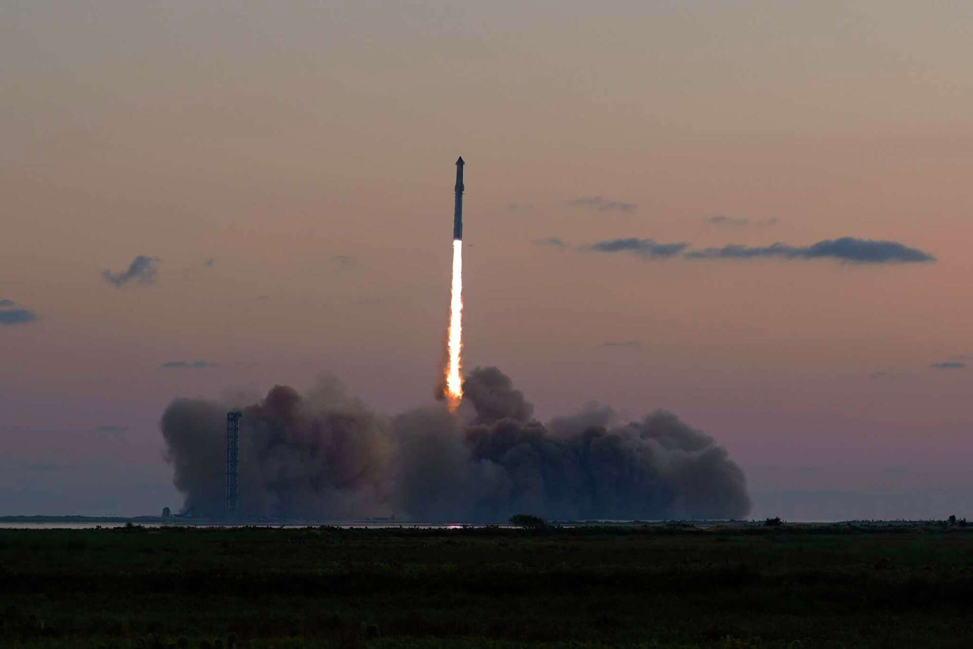 SpaceX: Fifth flight test of Starship launches in Boca Chica