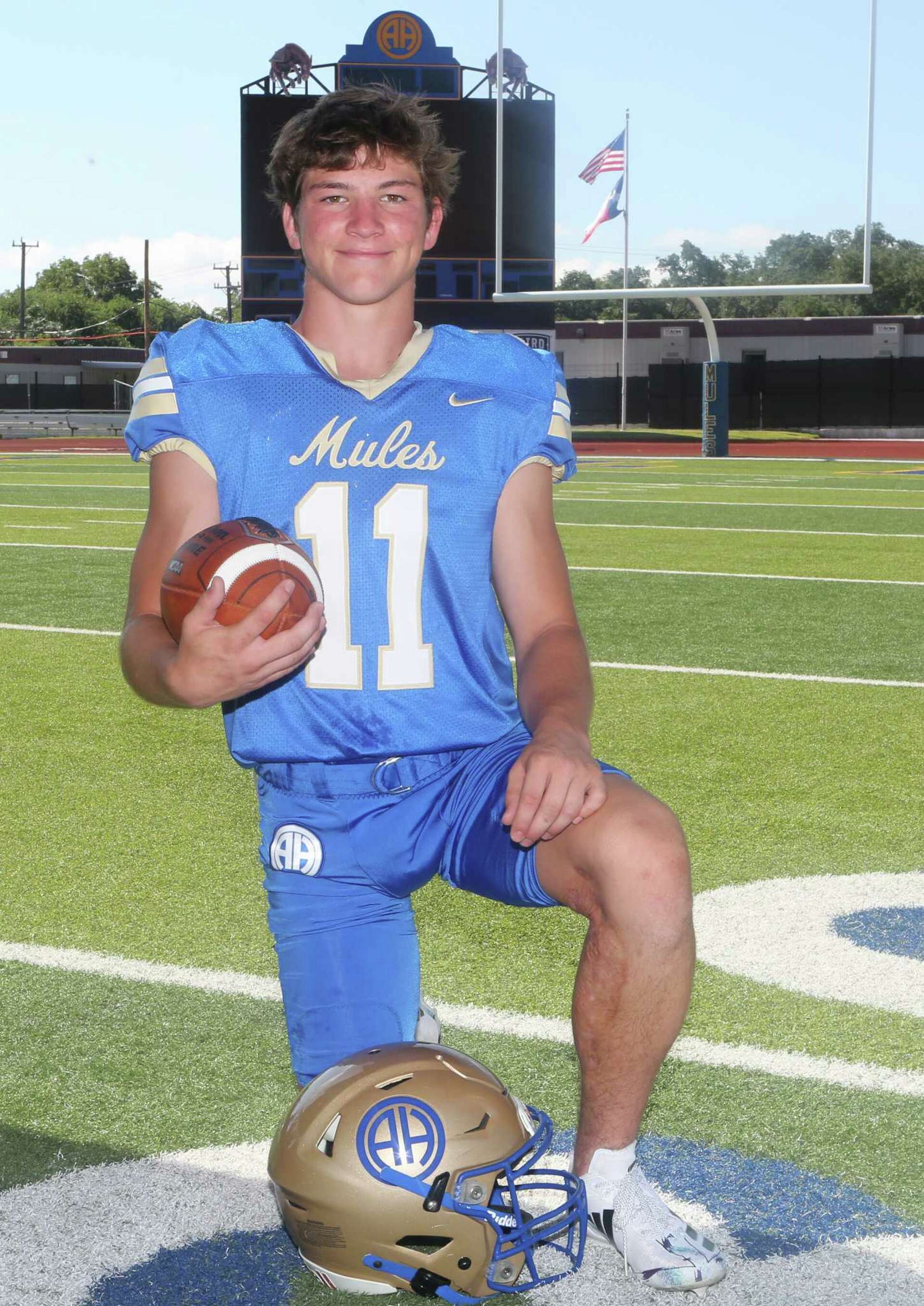 Alamo Heights' Stetson, Boerne's Hendrix win top E-N football honors