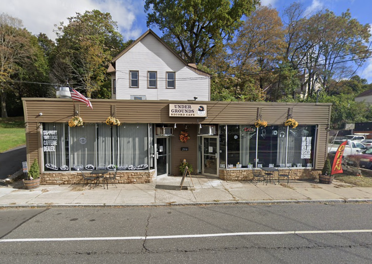 CT record store-cafe hybrid, Undergrounds Record Cafe, closes
