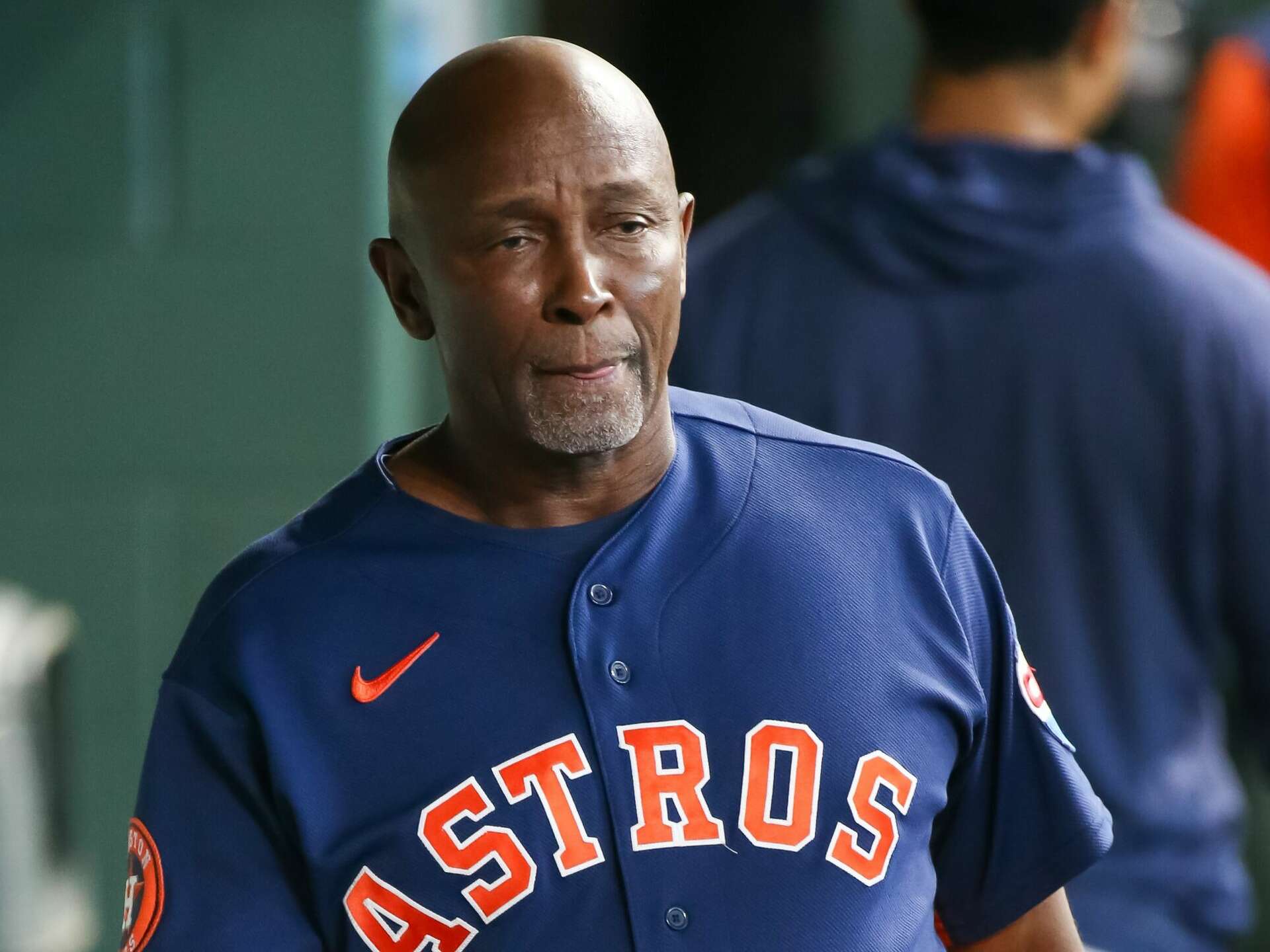 Astros to cut ties with legendary third-base coach