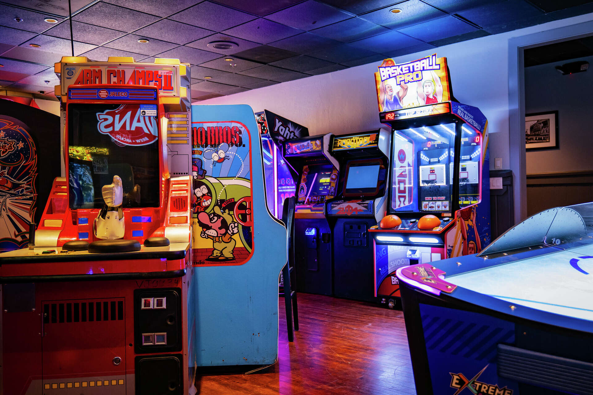 Danbury Hat Tricks owners to open VANS pizza and arcade restaurant