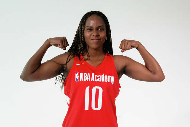 How Blanca Quinonez got on UConn women’s basketball’s radar