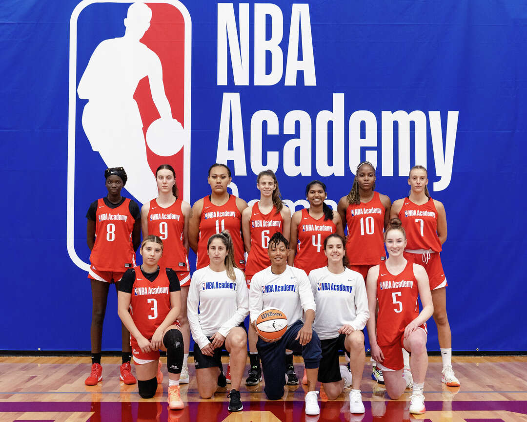 UConn women sign two incoming freshmen in early signing period