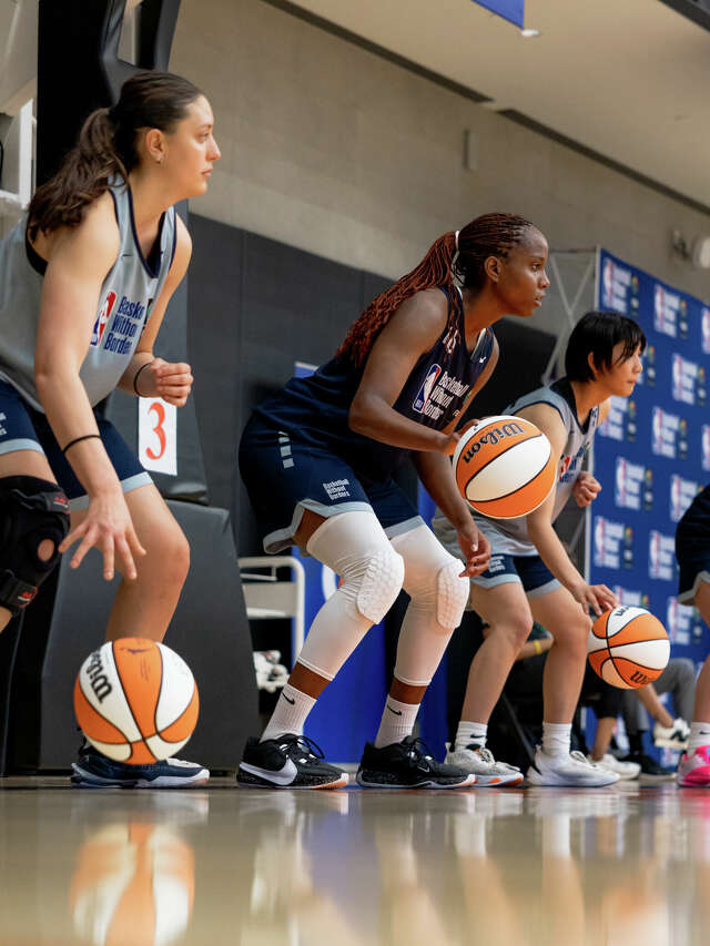 How Blanca Quinonez got on UConn women’s basketball’s radar