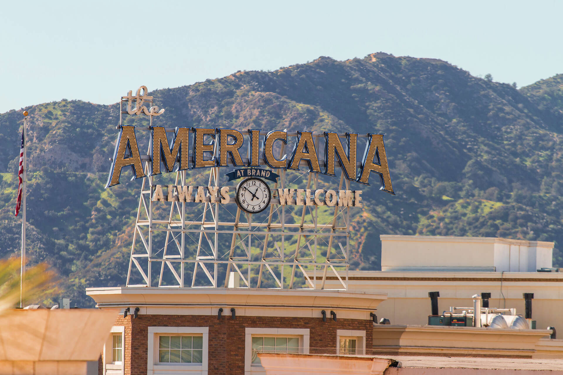 LA is obsessed with an anonymous, mall-loving internet comedian