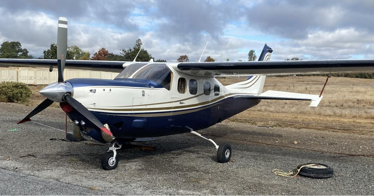 Police: Suspect sought in attempted plane theft in Wine Country