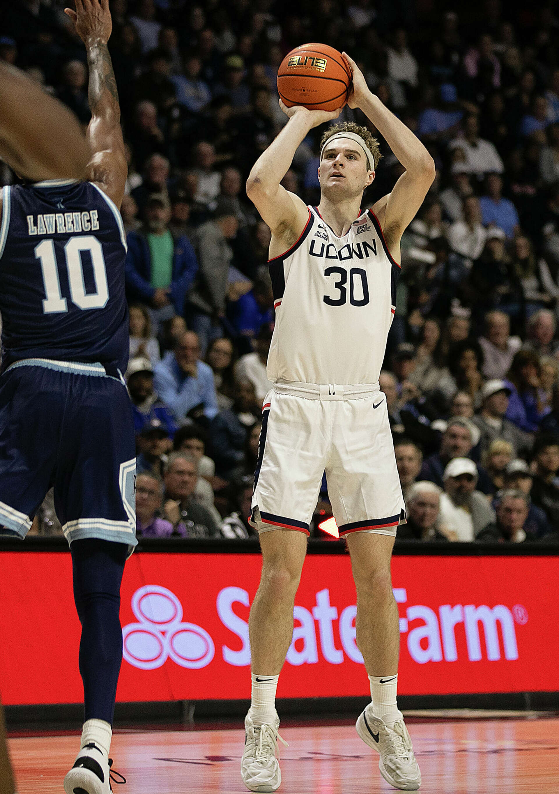 Liam McNeeley had 18 points and 10 rebounds in UConn debut