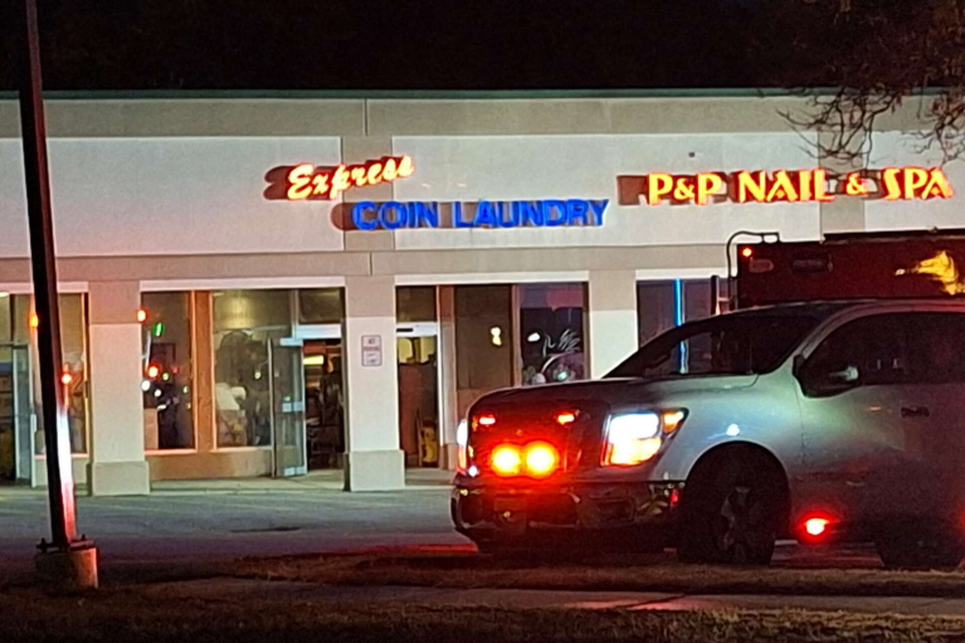 Berlin laundromat badly damaged in fire, officials say