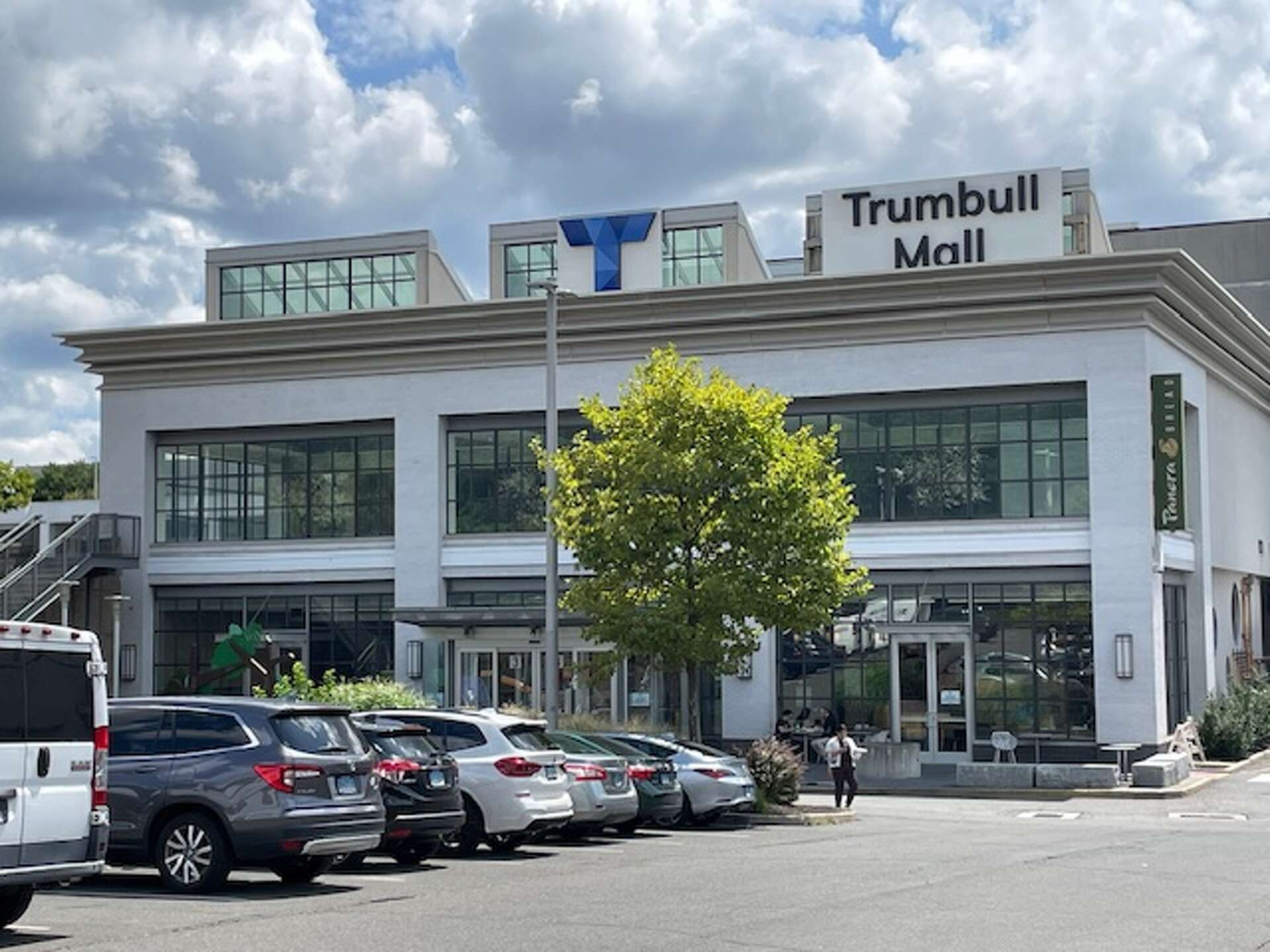 Naturally U, a natural skin care business, opens at Trumbull Mall