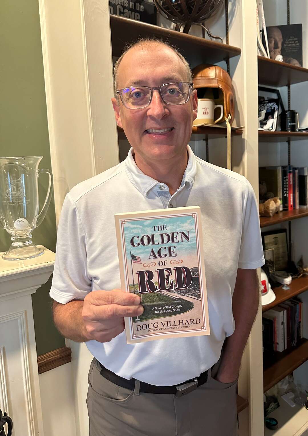 Glen Carbon author writes book about Illinois star Red Grange