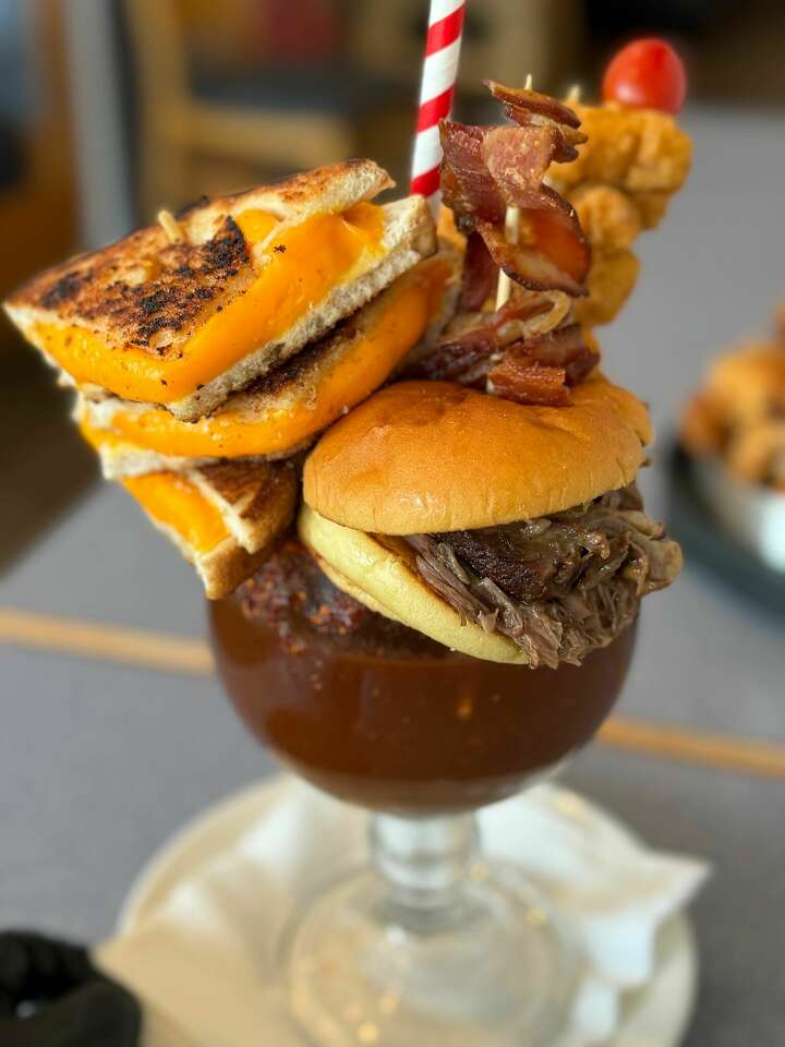 Social media-famous Elm Street Diner to open in Norwalk next week