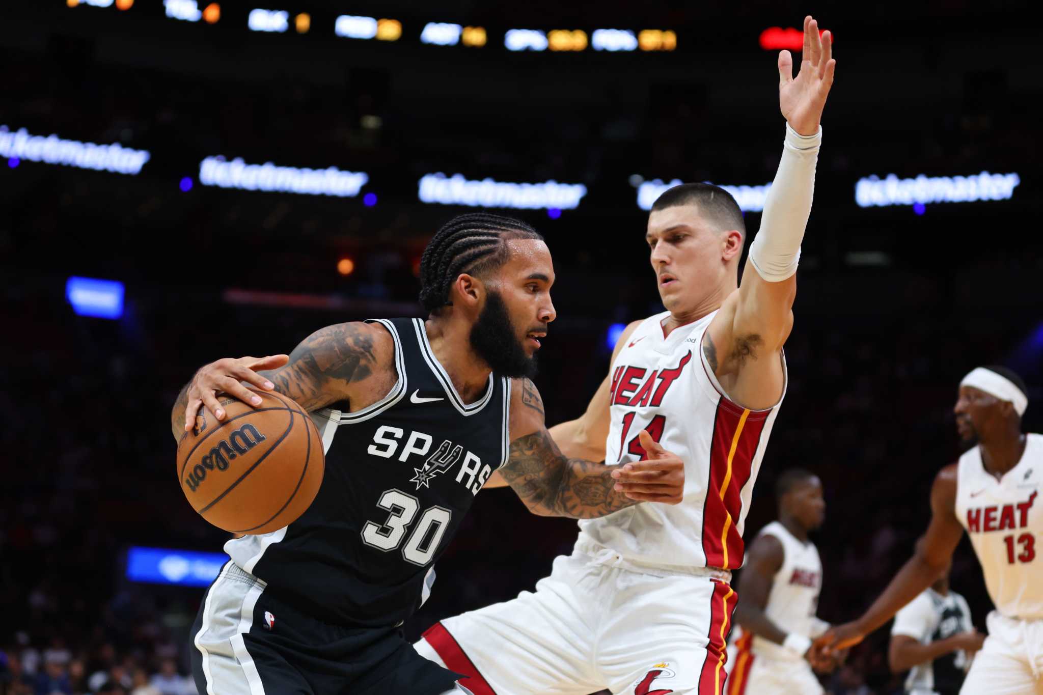 Spurs vs. Heat: How to watch the game, notable stats, player news