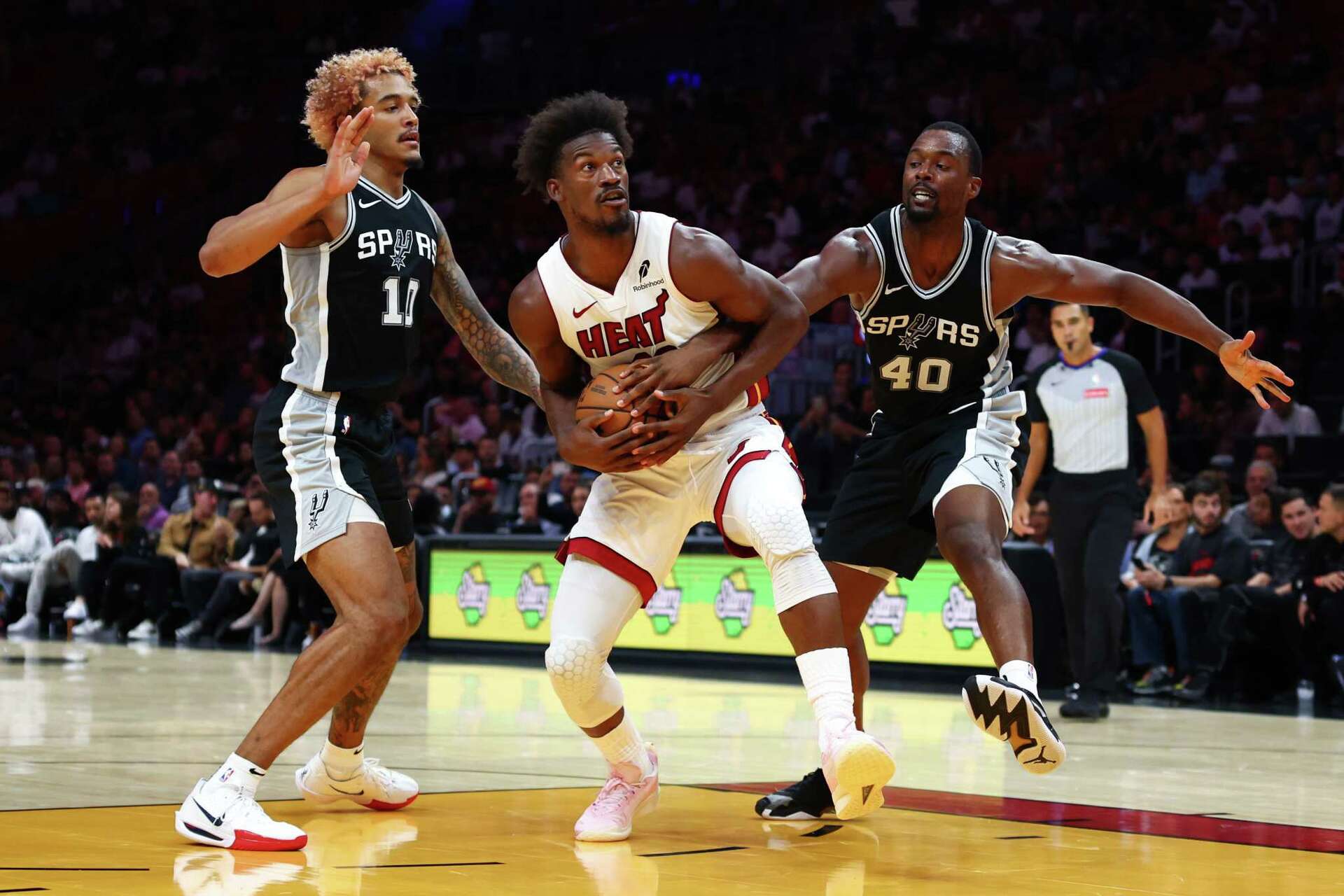 Spurs reveal starting lineup for season opener against Mavericks