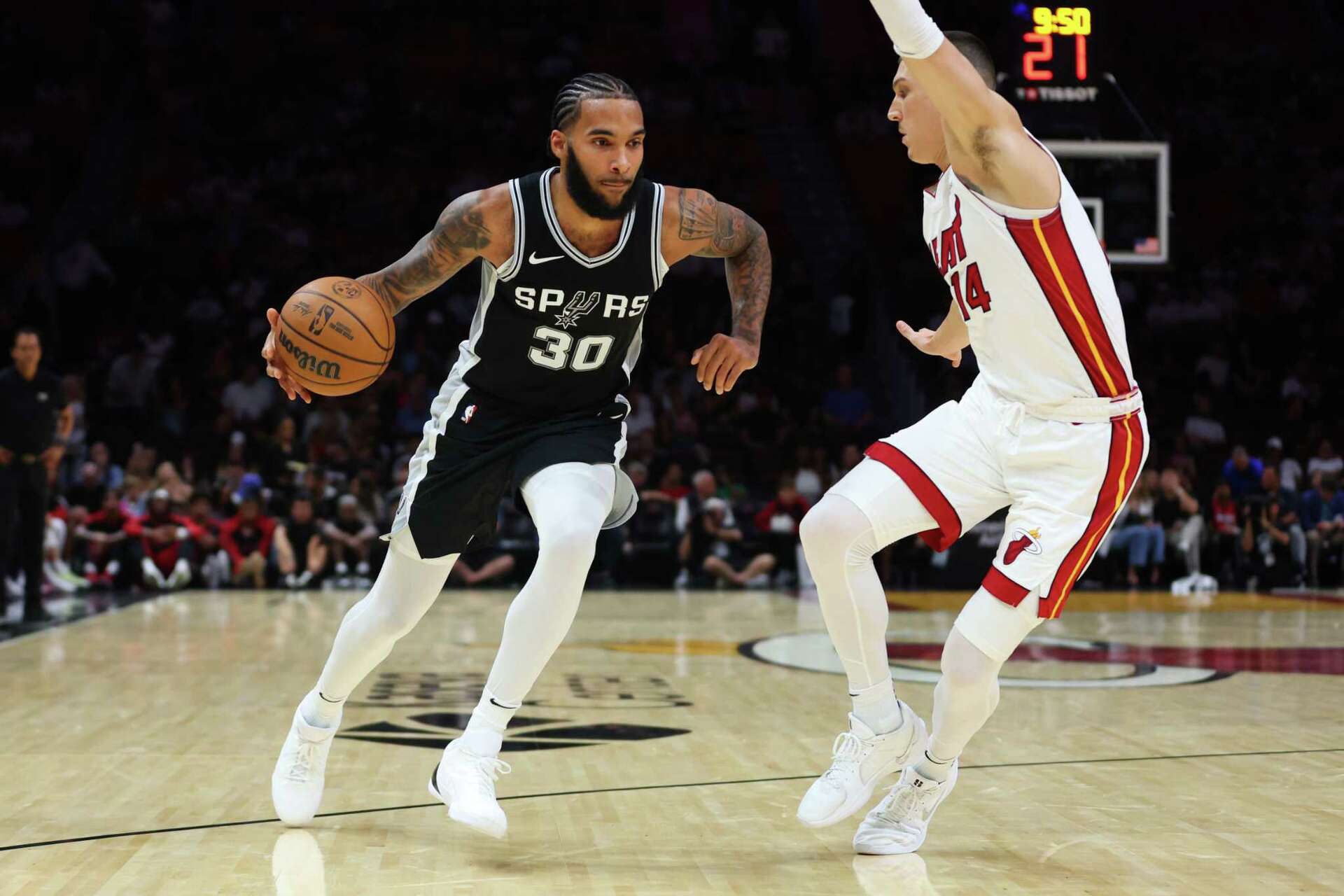 Spurs reveal starting lineup for season opener against Mavericks