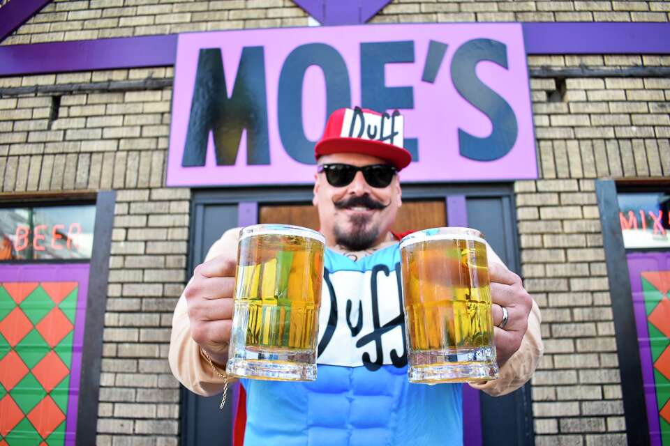 Austin's Nickel City turns into 'The Simpsons' Moe's Tavern