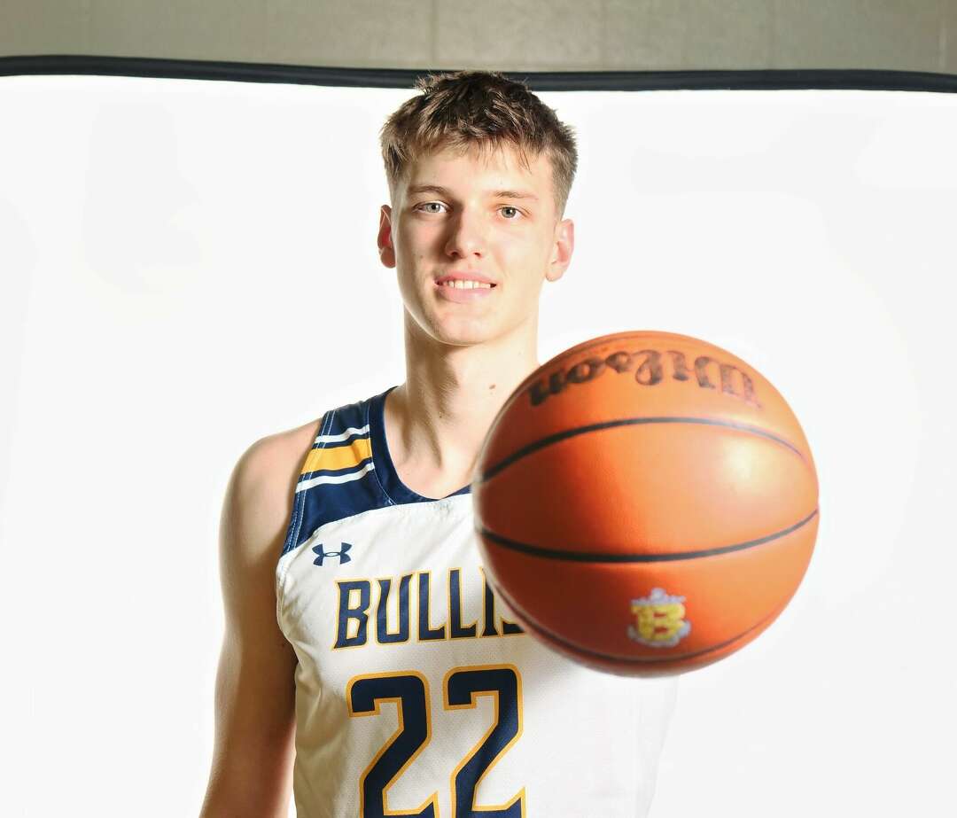 UConn gets commitment from Eric Reibe: 5 things to know about 7-footer