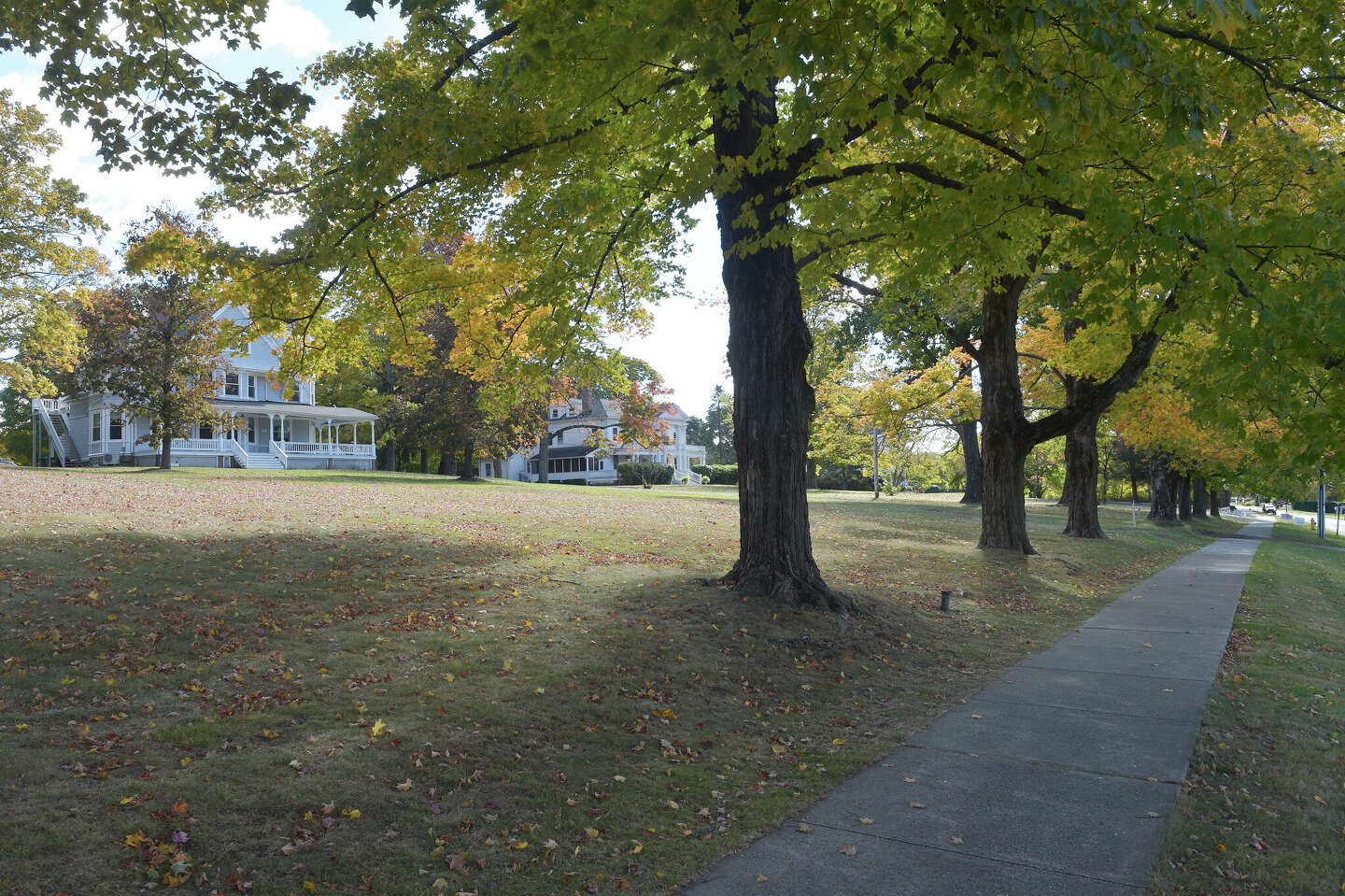 Ridgefield's East Ridge Road seeks historic district designation