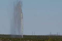 Kinder Morgan shuts geyser of produced water from West Texas well