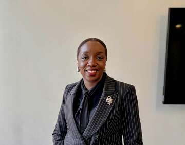 Harris County 487th Court: Lori DeAngelo or Stacy Allen Barrow?