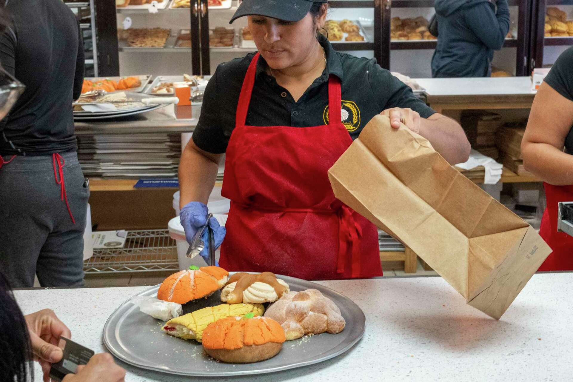 Pumpkin-spice conchas go viral from Houston's La Hacienda Bakery