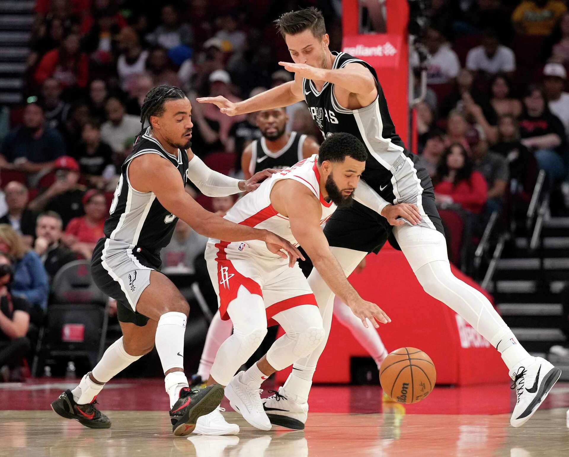 Houston Rockets: Second unit shows potential in preseason finale