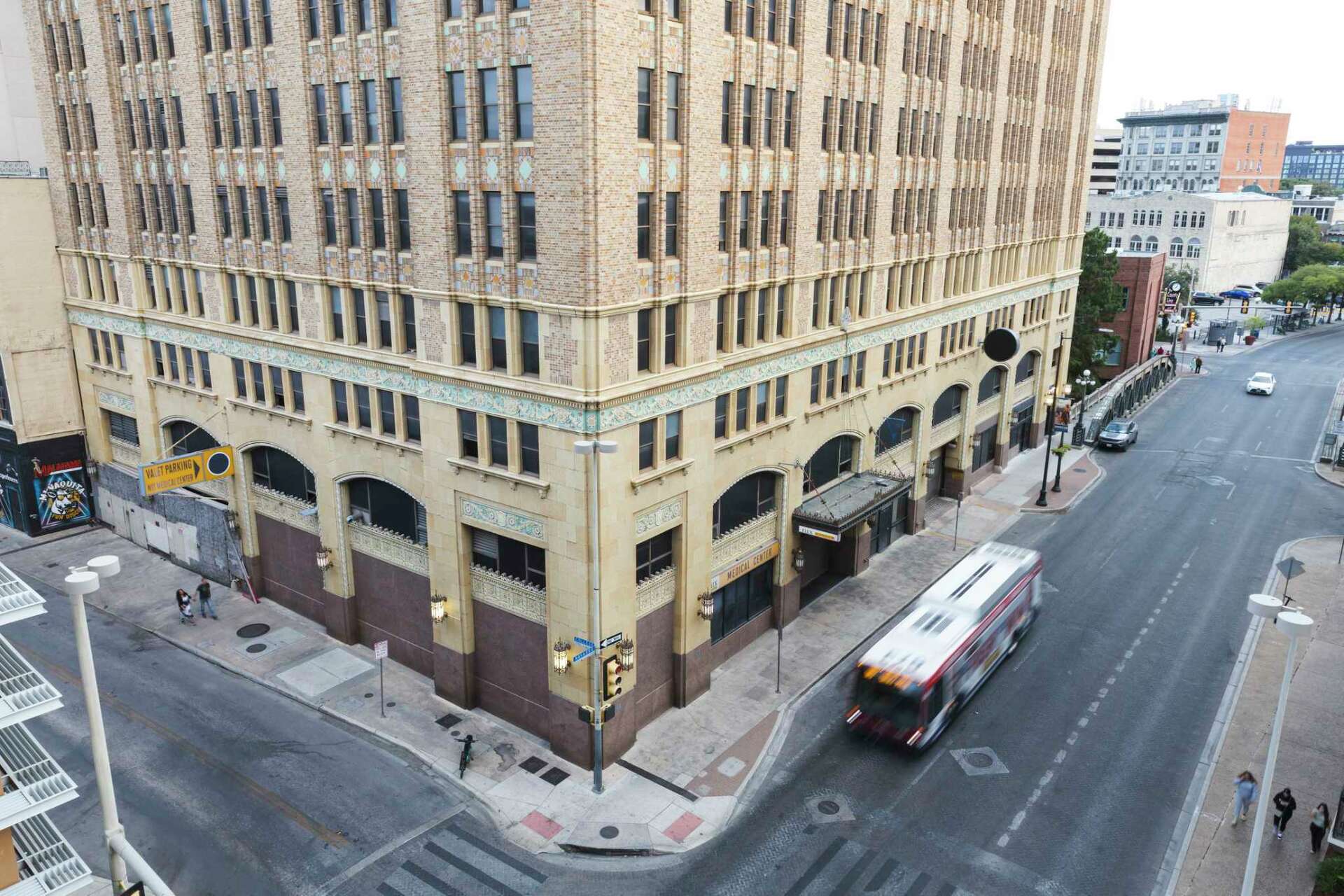 Nix hospital in San Antonio to become River Walk apartments