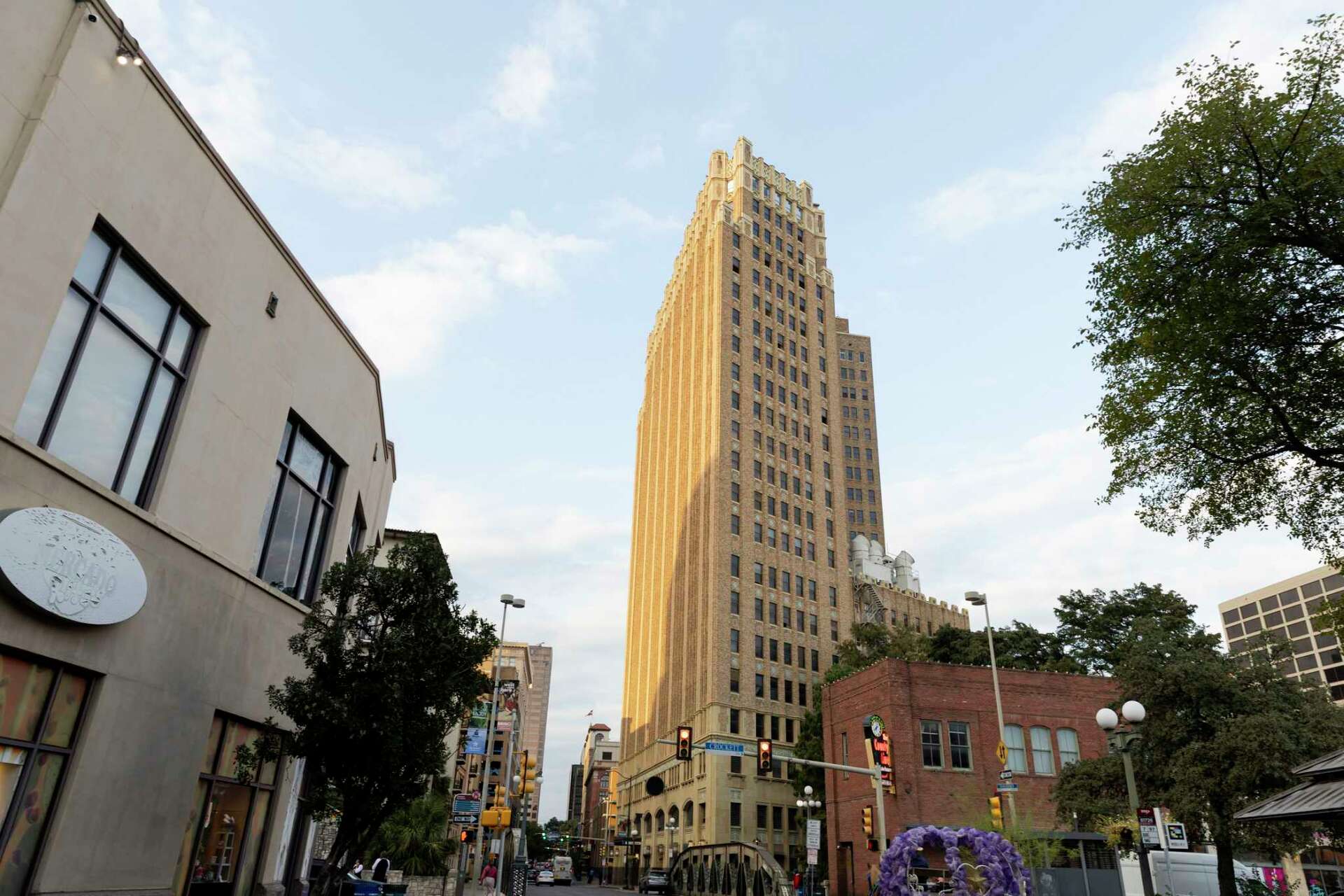 Nix hospital in San Antonio to become River Walk apartments