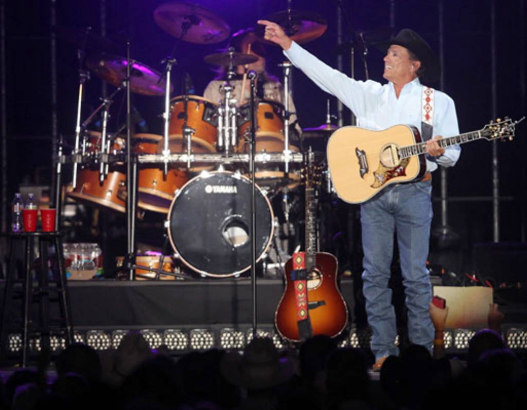 George Strait concert sets record