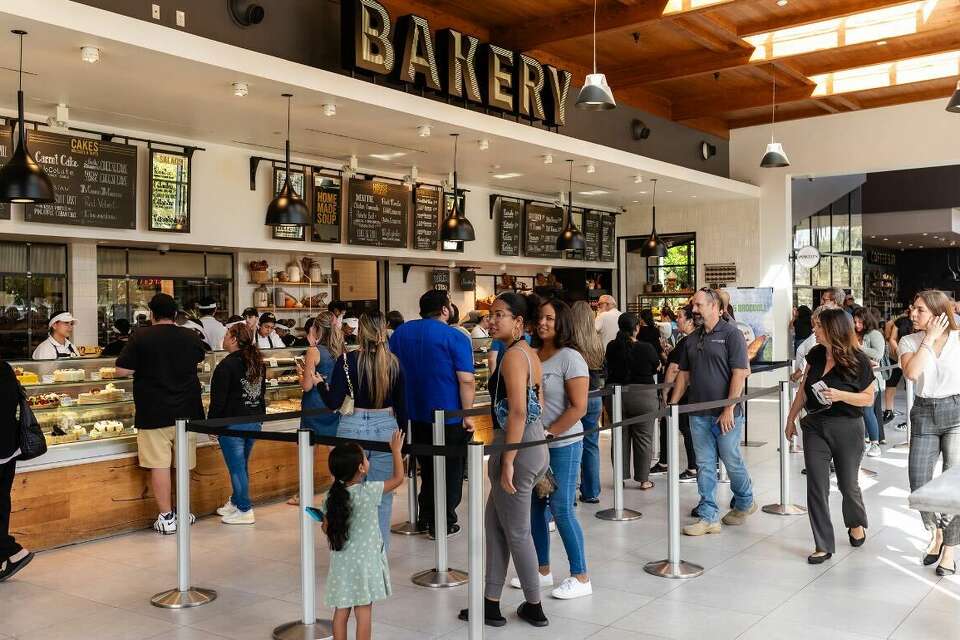 This Calif. bakery legend serves 2 million customers a month