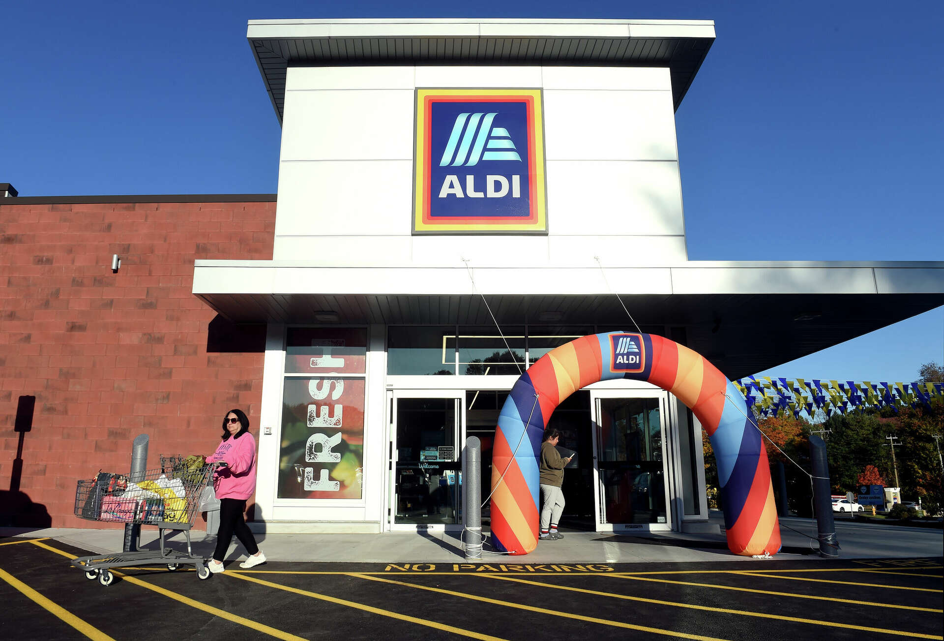 Monroe finally welcomes new Aldi, about a year after groundbreaking