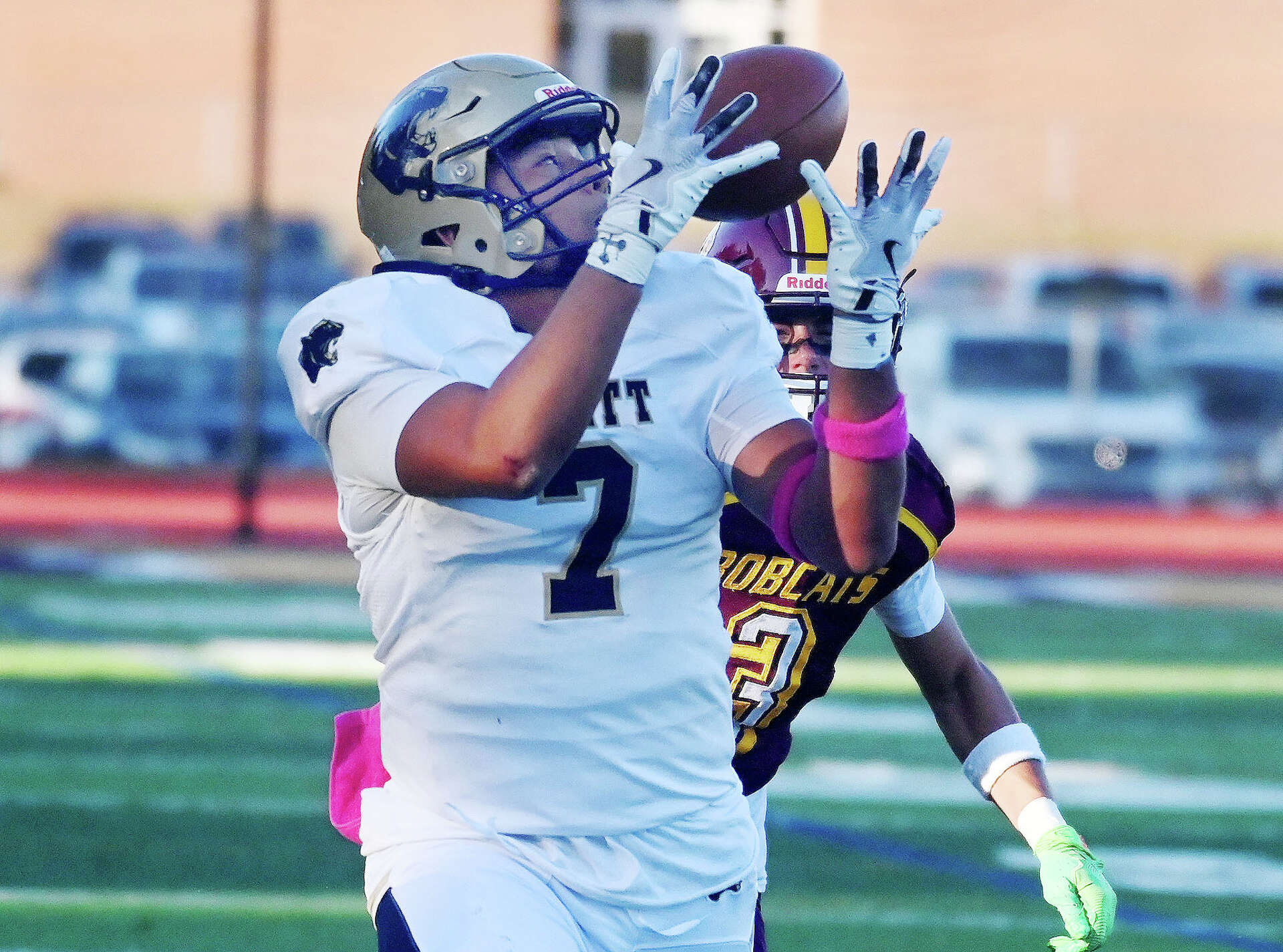 Platt-Meriden football has touchdown (and kicking) Jesus in Vasquez