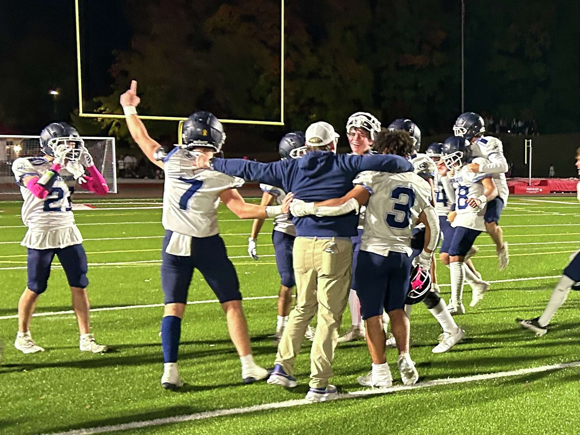 Wilton football beats Greenwich, the No. 1 team in the GametimeCT Poll