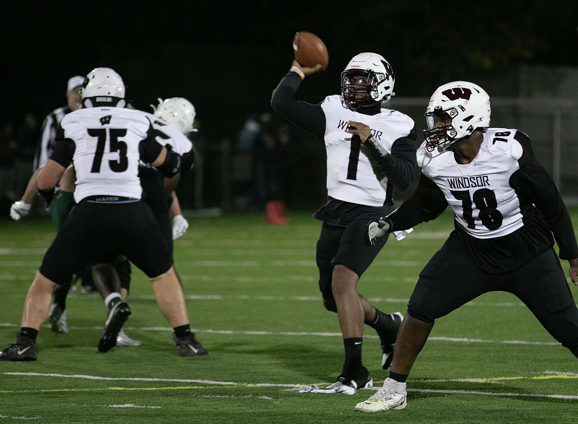Windsor defeats Maloney, scoring five second-half touchdowns