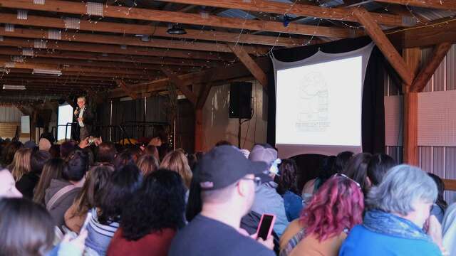 'Gilmore Girls' fans flock to CT for 'The Firelight Event' fan fest