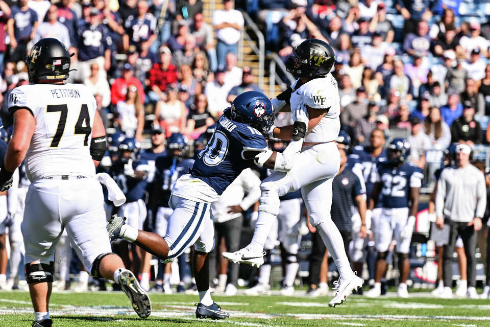 UConn football's opportunity for power conference win slips away