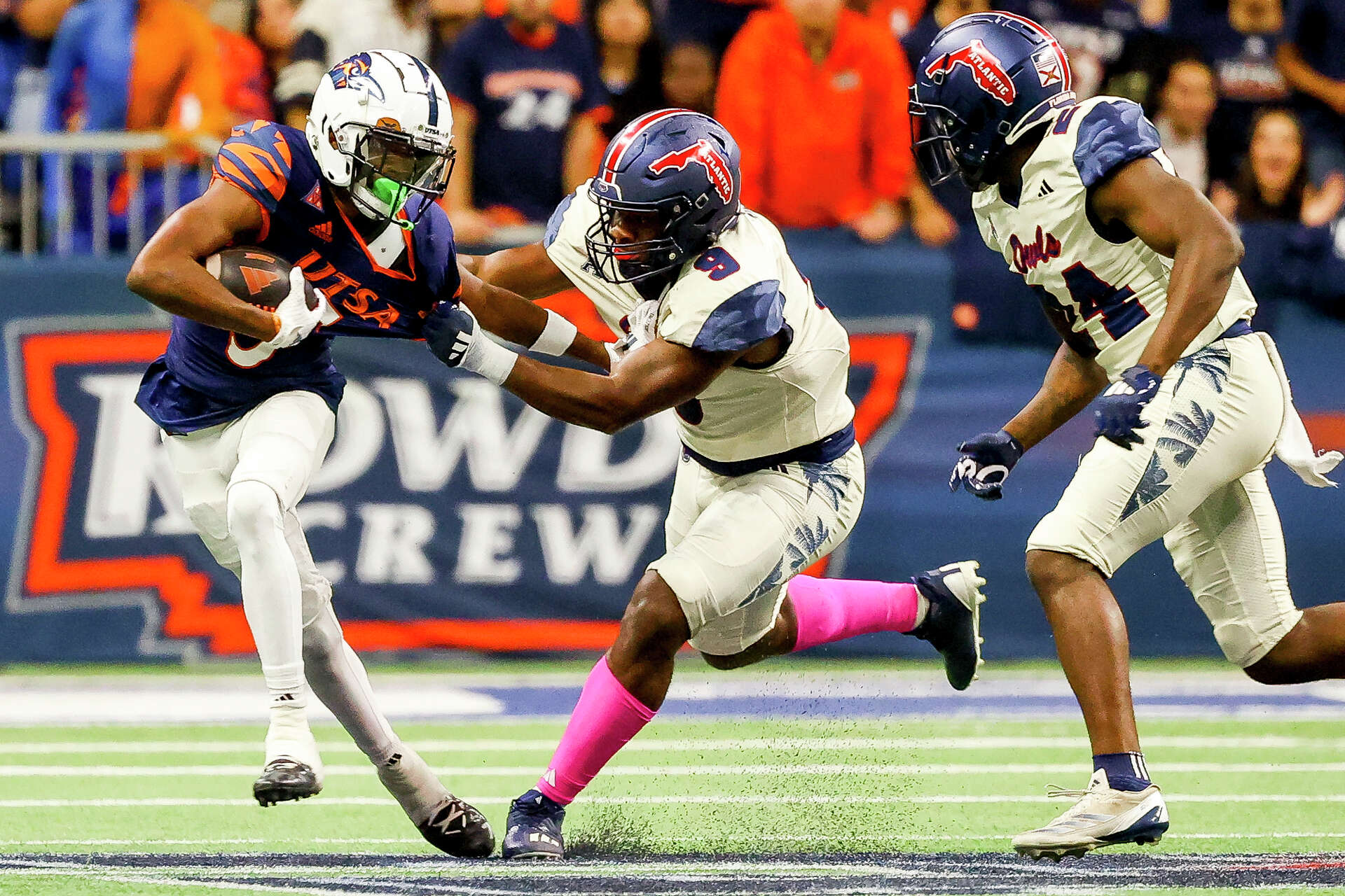 UTSA battles through injuries, turnovers to top Florida Atlantic