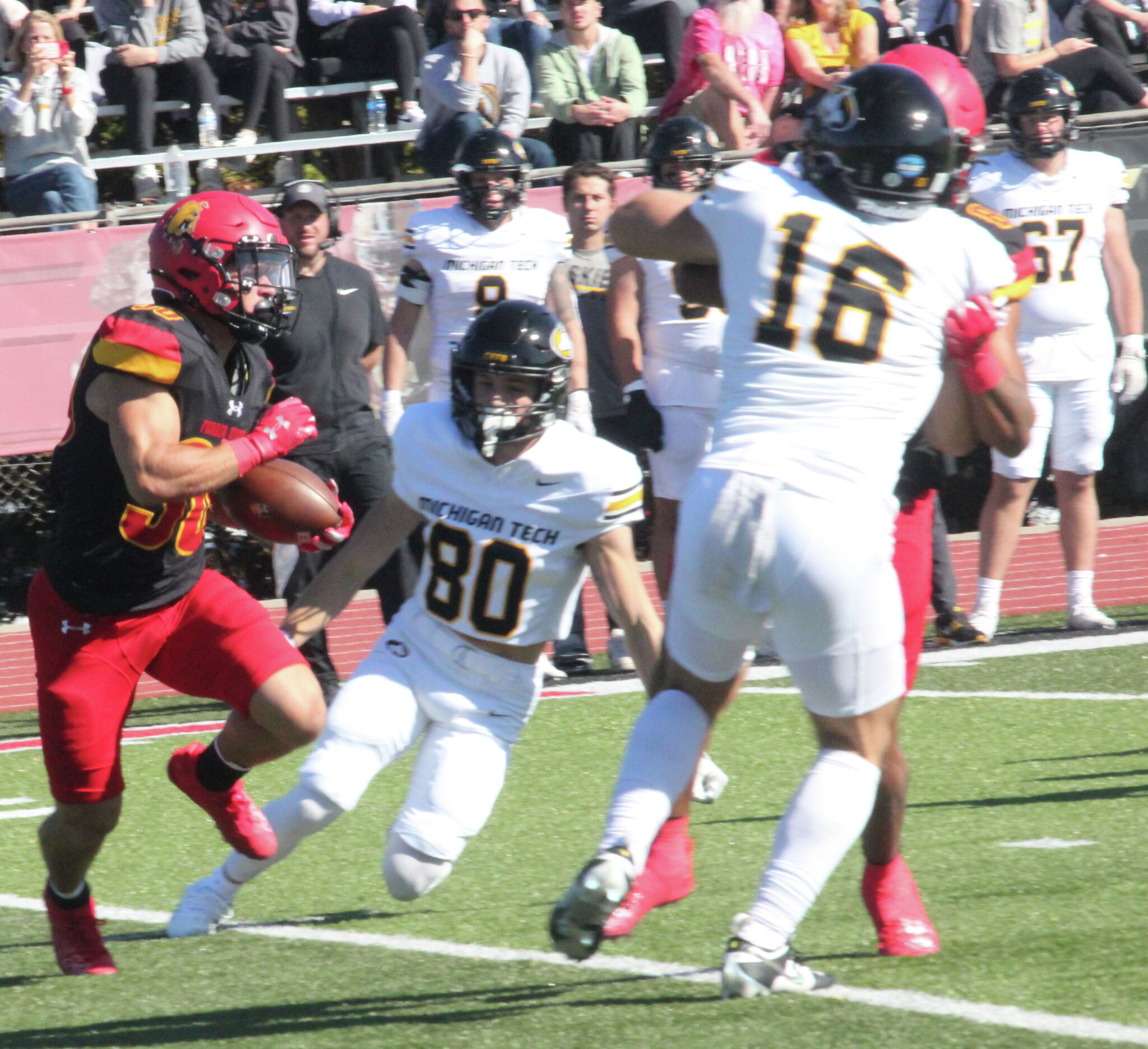 Ferris State rolls over Michigan Tech