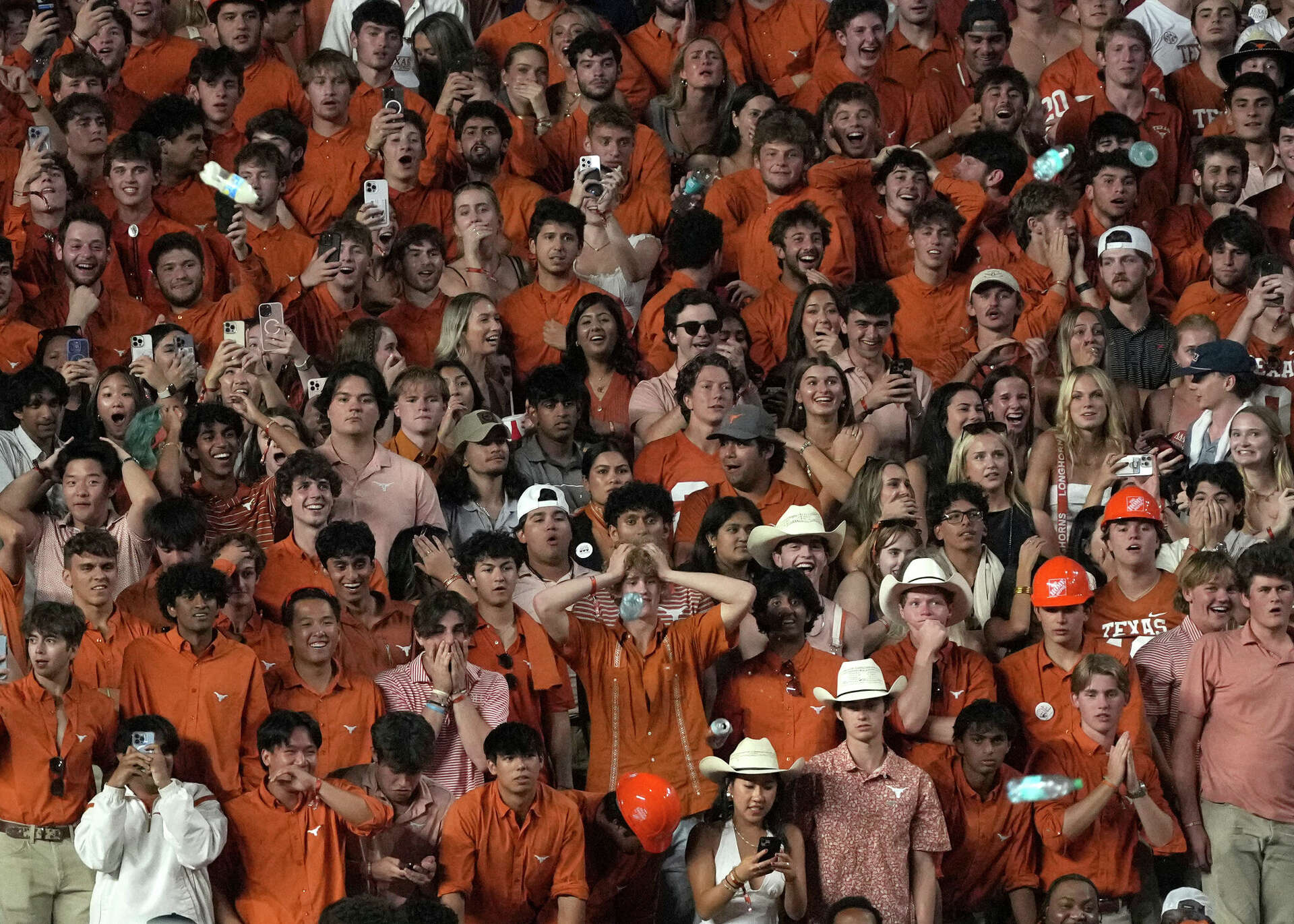 Texas Longhorns football: School fined $250,000 for fan behavior
