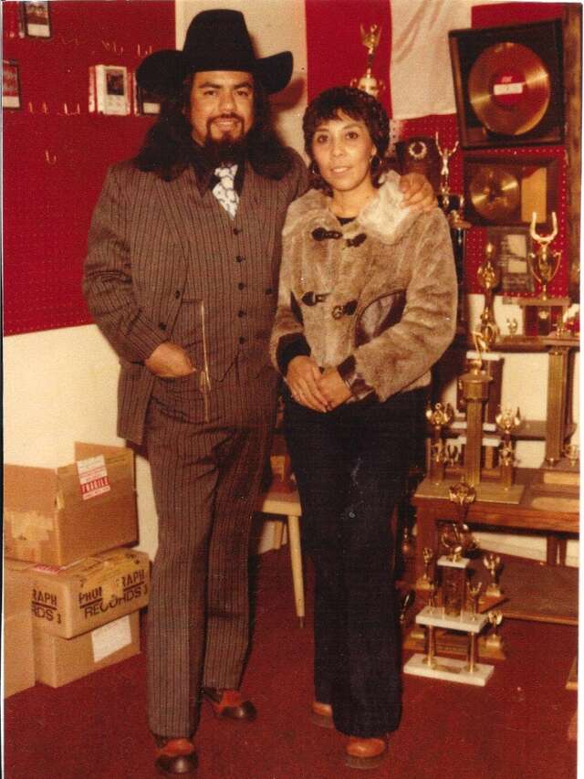 Tejano singer Little Joe Hernandez remembers wife Criselida Hernandez