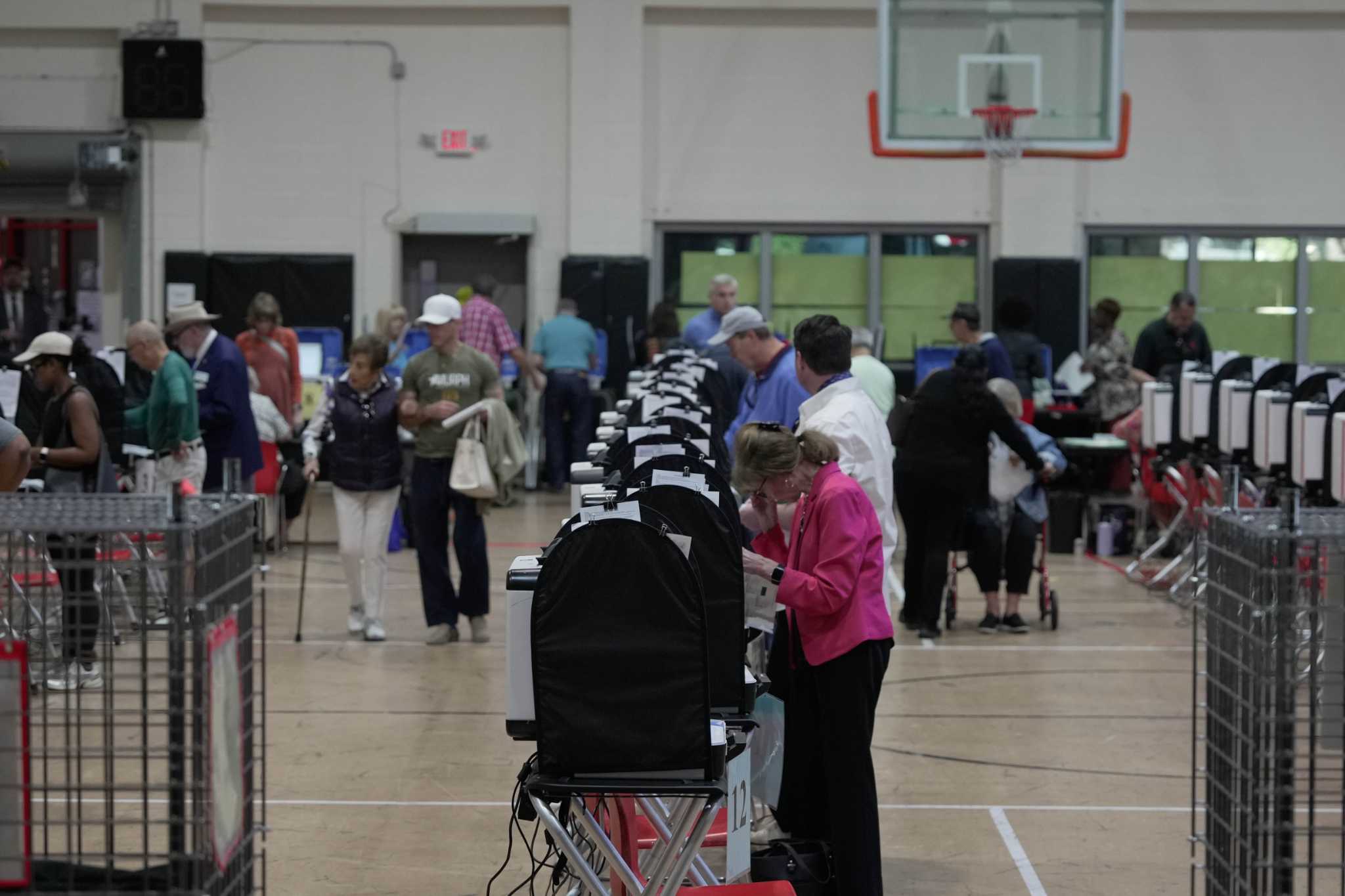 What's voter intimidation? Here's what to know about polling safety