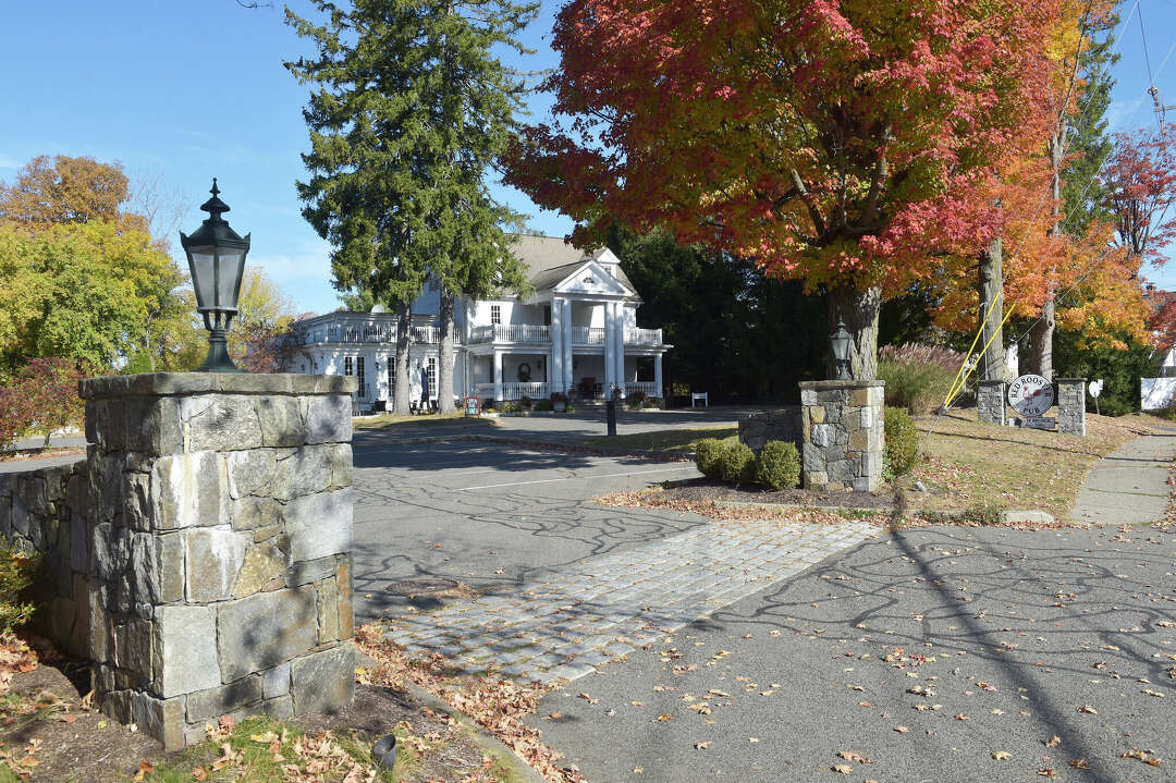 Ridgefield board OK's plan to demo Red Rooster Pub for apartments