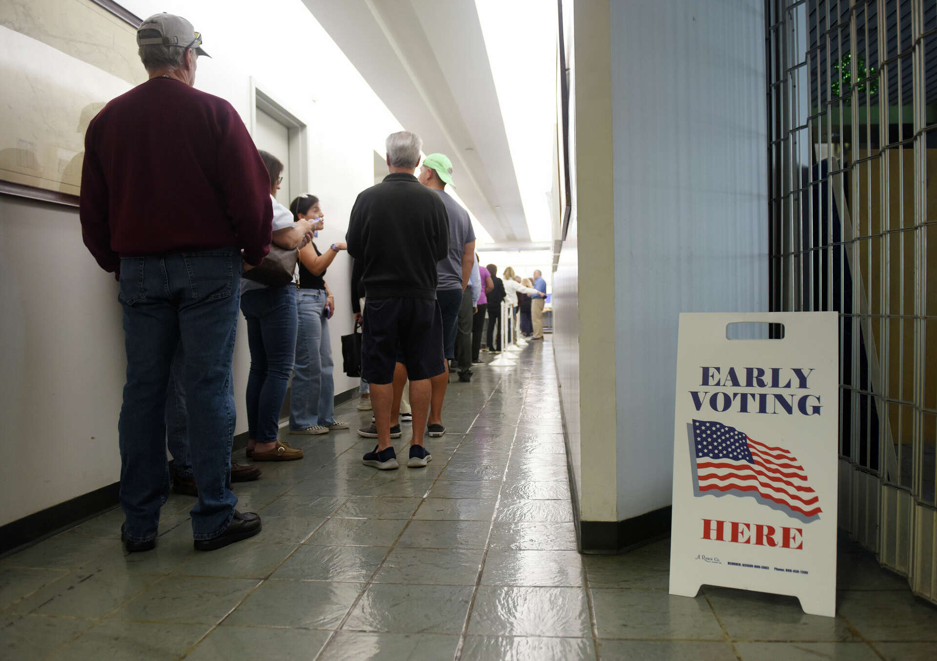 Stamford early voting crowds government center as residents line up