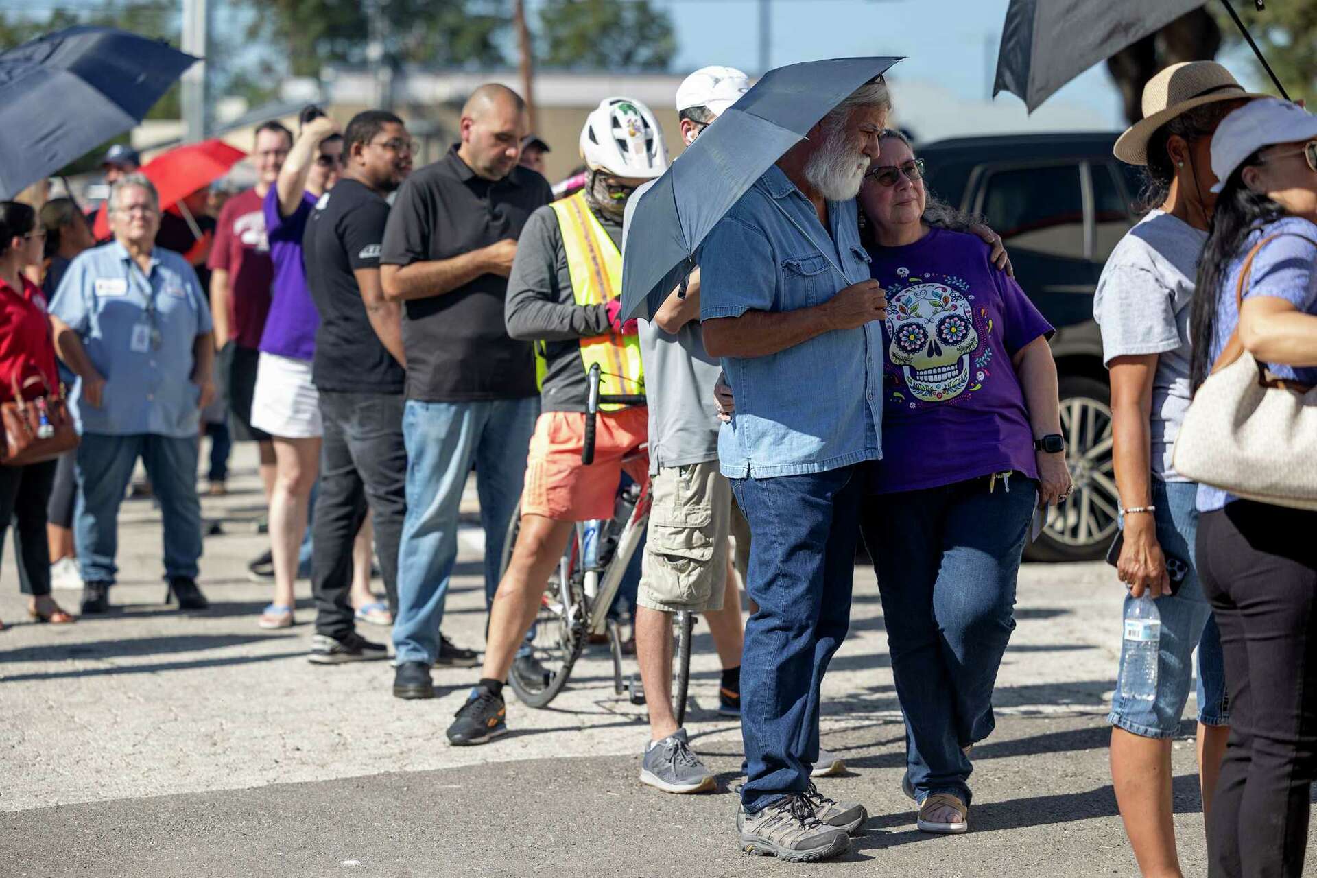 Bexar County breaks voter turnout record on first day of early voting