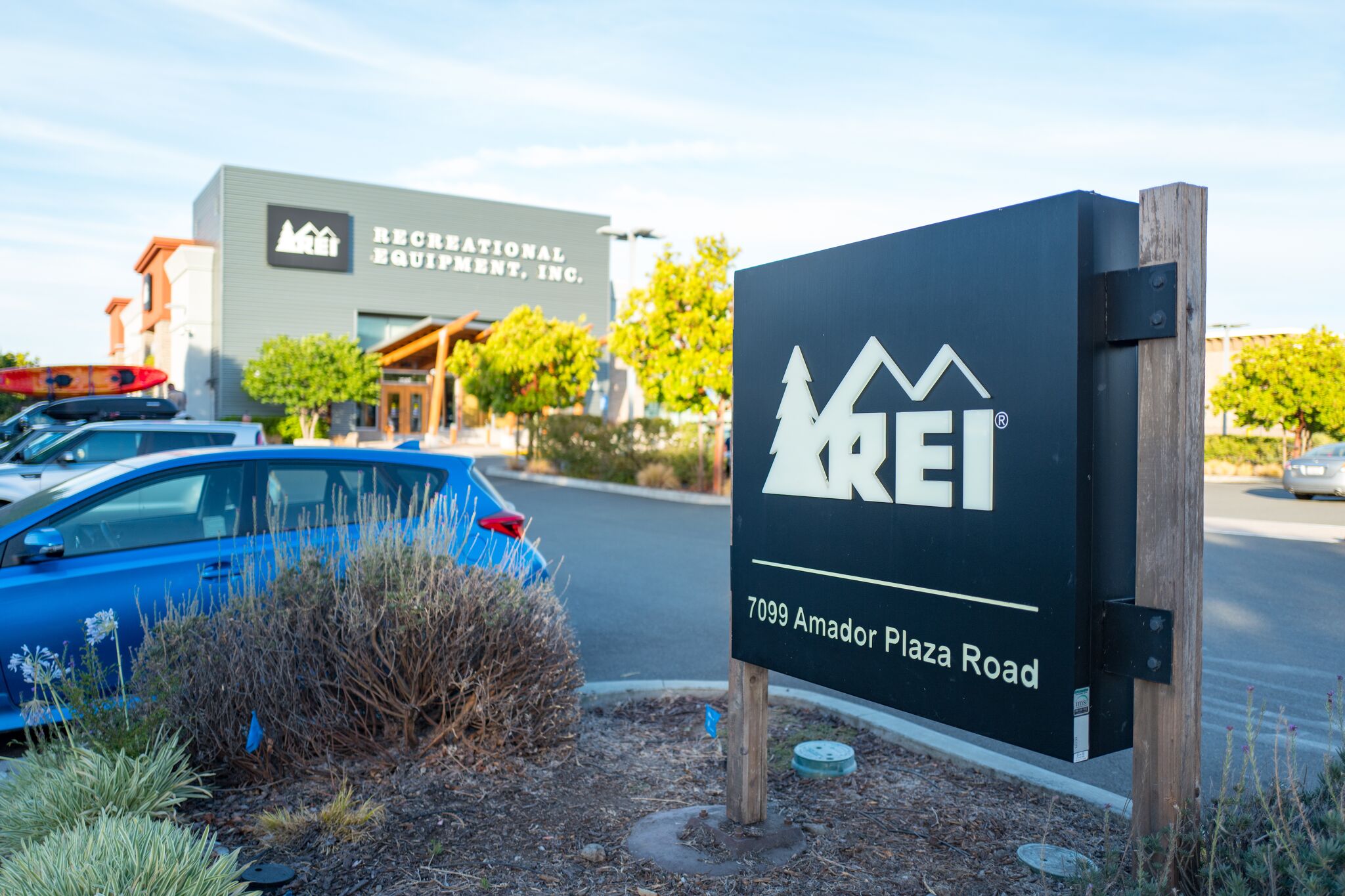 REI to open two new stores in Northern California