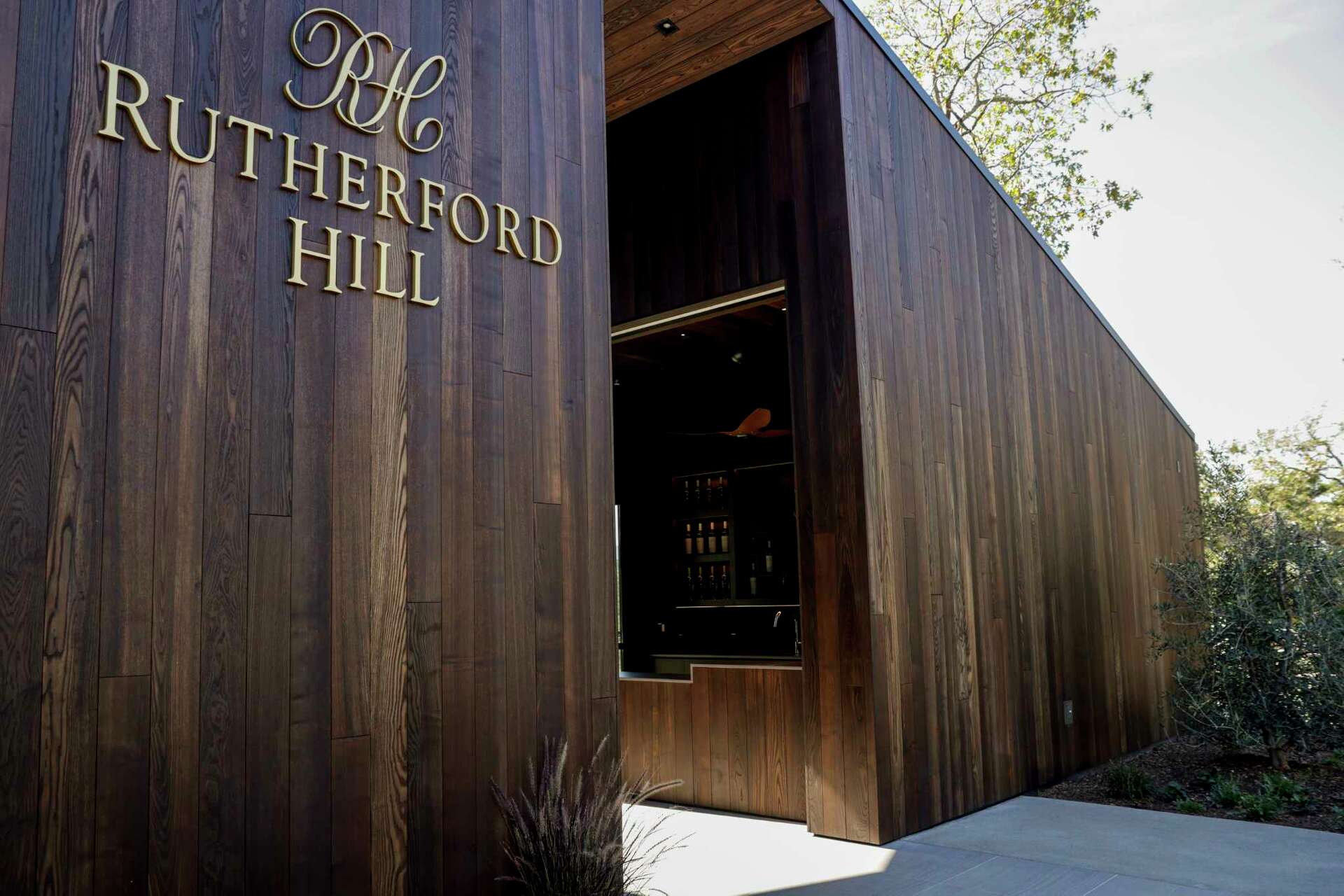 Rutherford Hill Winery unveils floating wine tasting decks