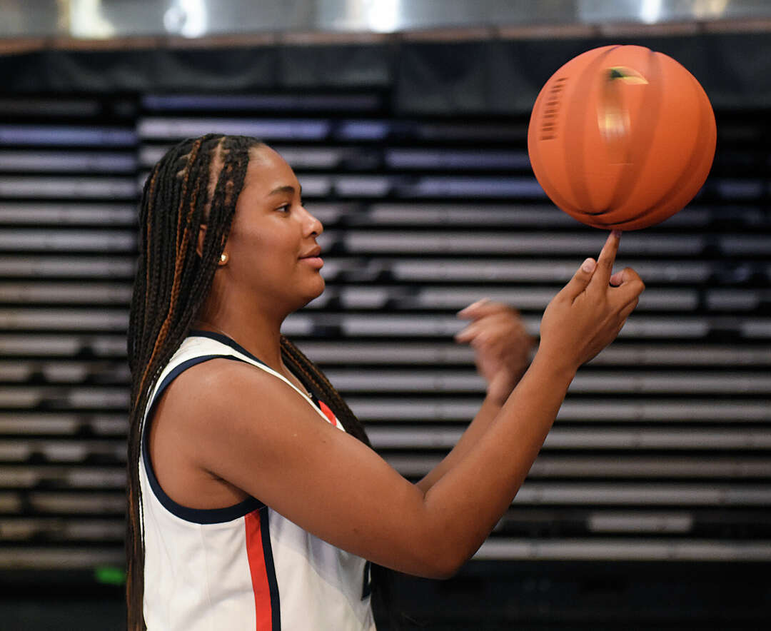 Freshman Sarah Strong impressing for UConn women's basketball team