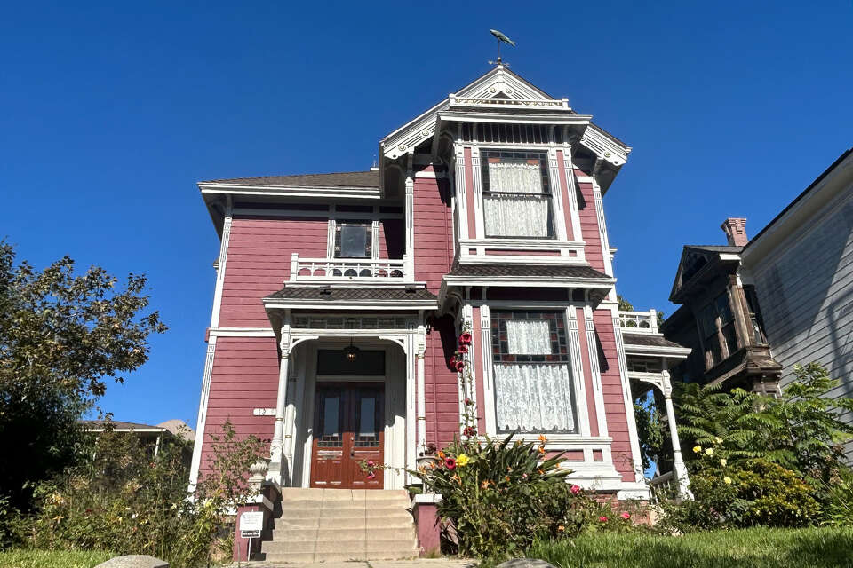 'Charmed' is TV's love letter to SF, but the show's house is in LA