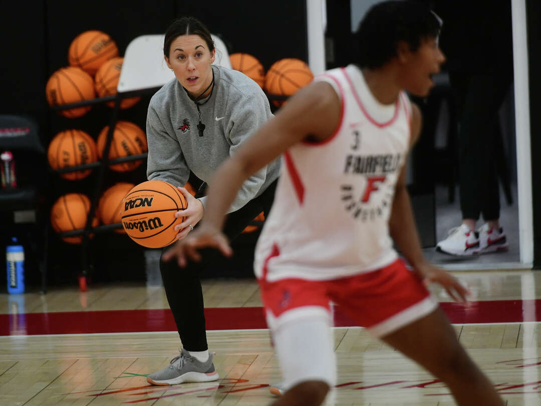 Fairfield basketball coach Carly Thibault-DuDonis follows family path