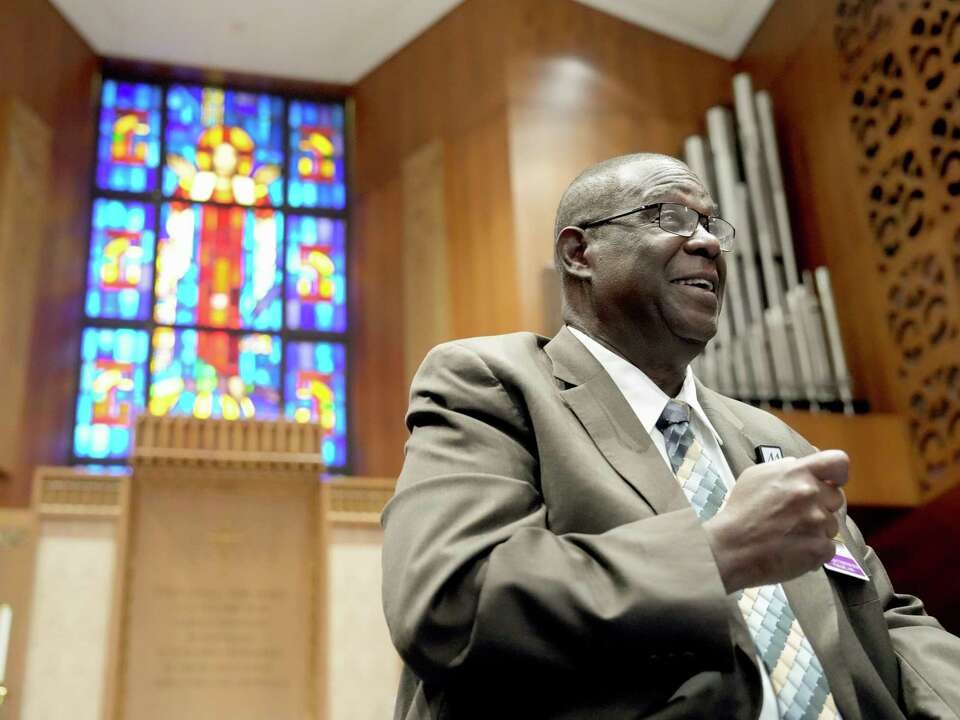 Houston Methodist chaplain comforts Texas Medical Center patients
