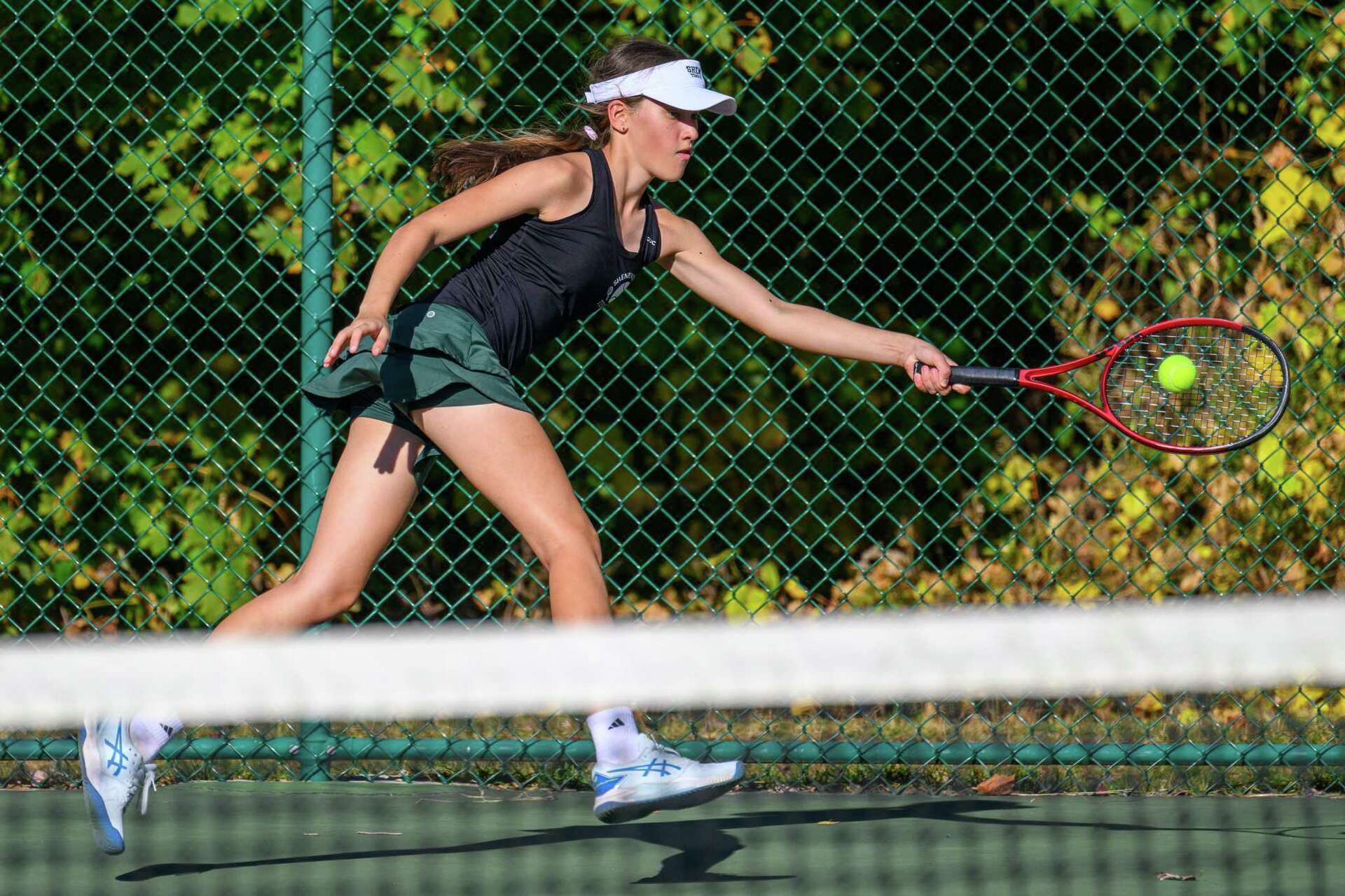 Olivia Dartawan and Jolie Chichak advance to girls' tennis final